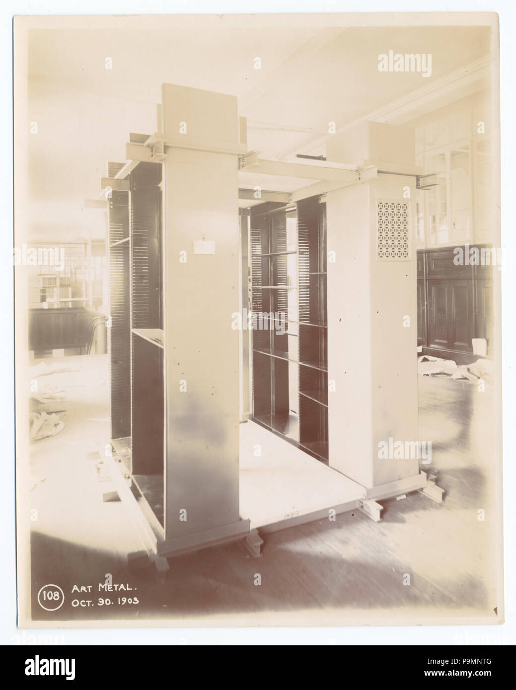 History art metal hi-res stock photography and images - Alamy