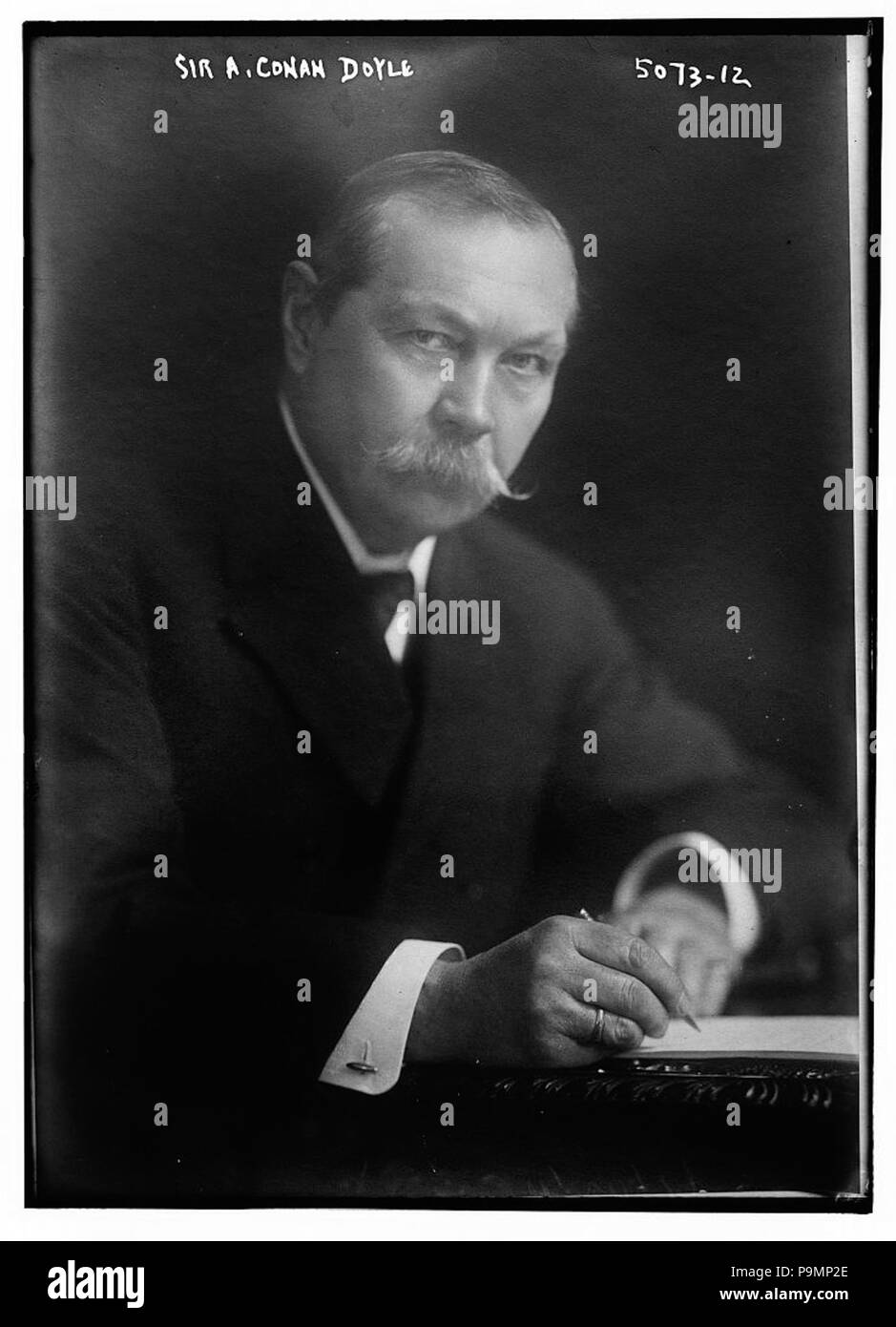 . English: Arthur Conan Doyle circa 1920 . circa 1920 158 Arthur Conan ...
