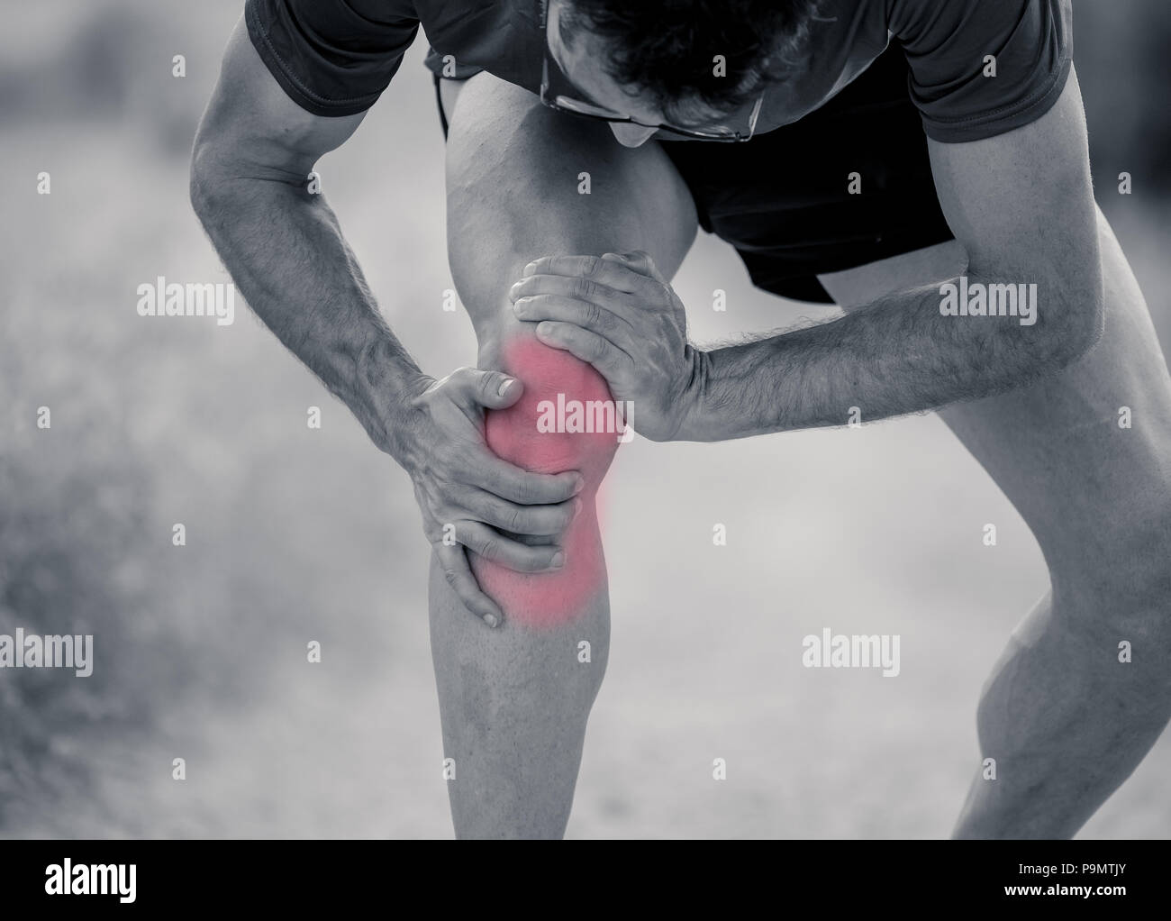 Sprained knee hi-res stock photography and images - Alamy