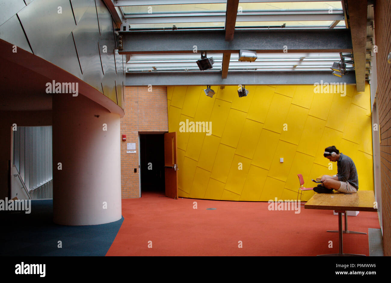 Interior ray maria stata center hi-res stock photography and images - Alamy