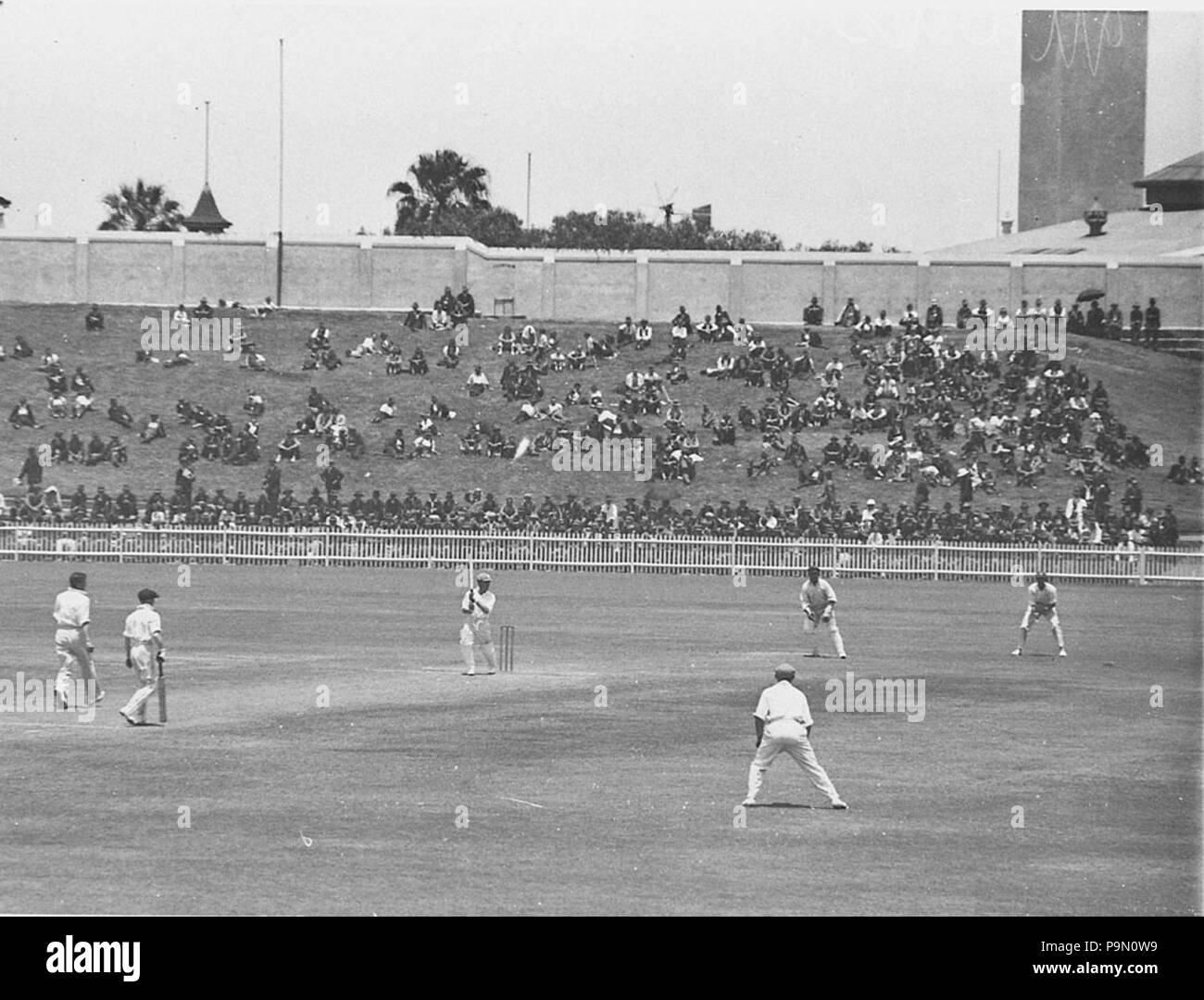 298 SLNSW 9401 Marks sends Wall to the boundary Stock Photo - Alamy