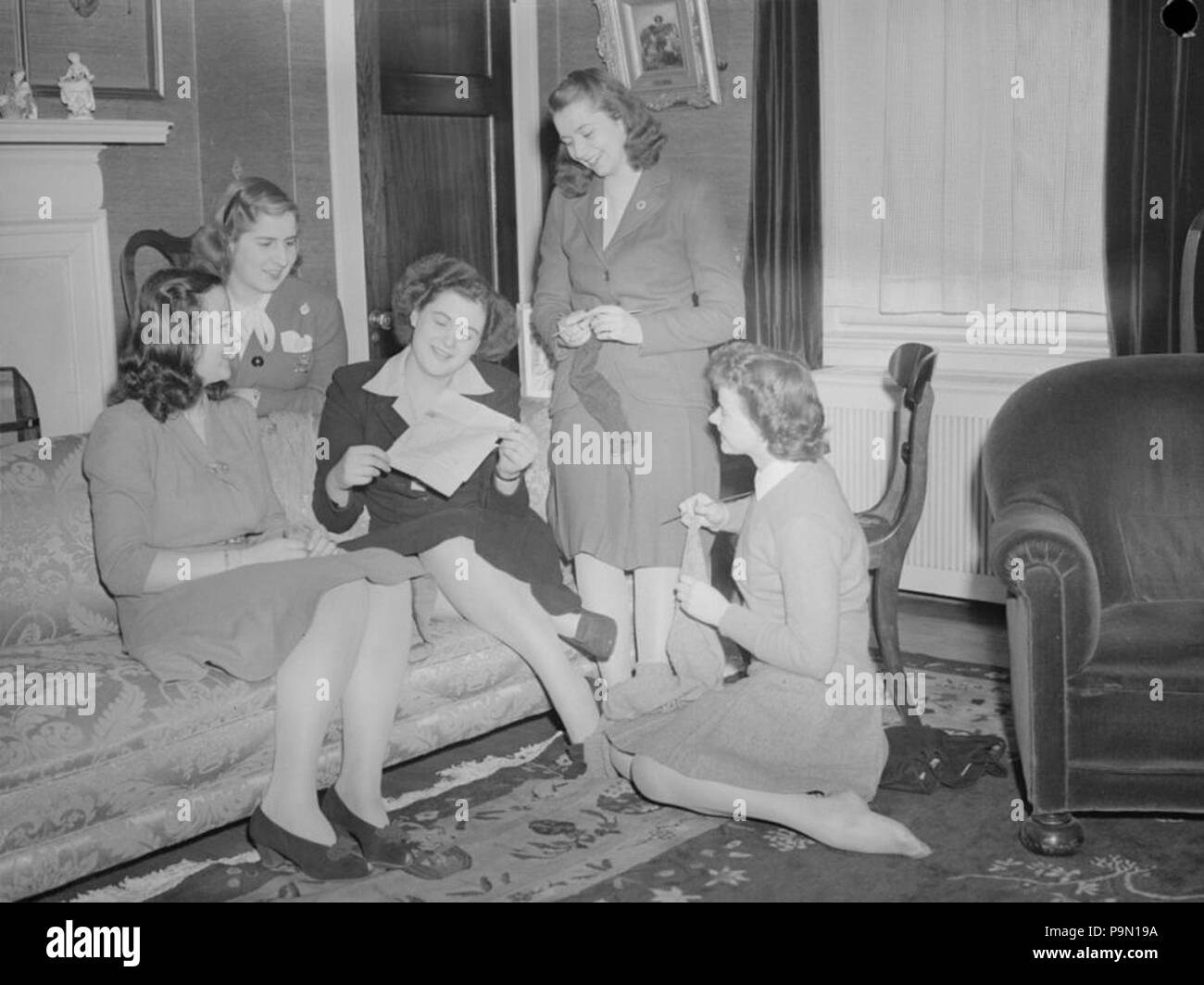 Mrs gordon hi-res stock photography and images - Alamy