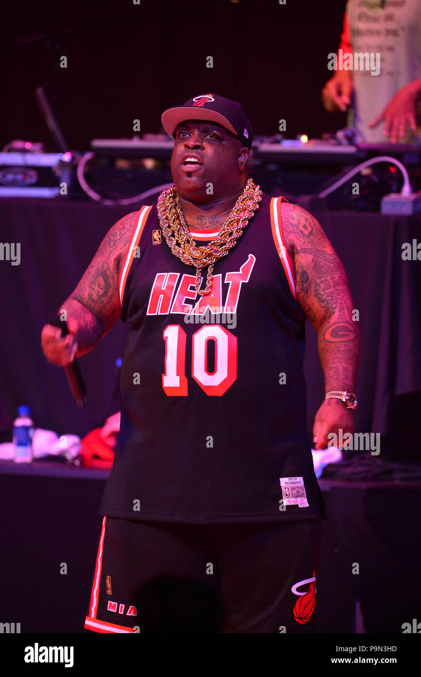 performs at Adrienne Arsht Center for the Performing Arts - Knight ...