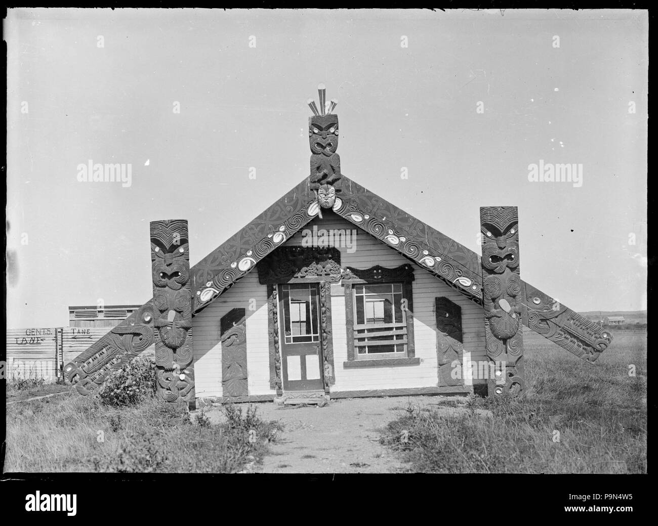 Whare maori Black and White Stock Photos & Images - Alamy