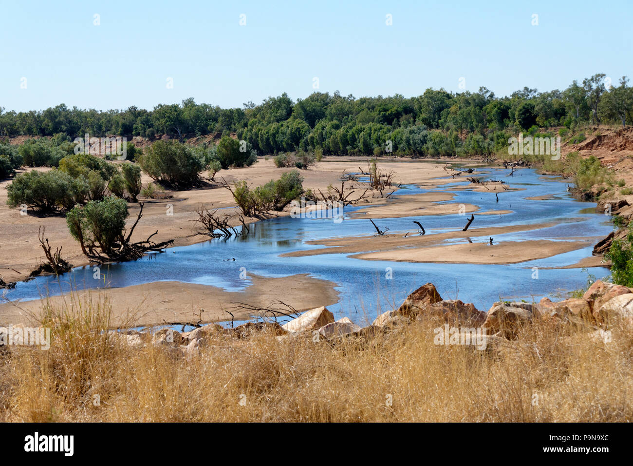 A low level Fitzroy River during the dry season, Fitzroy Crossing ...