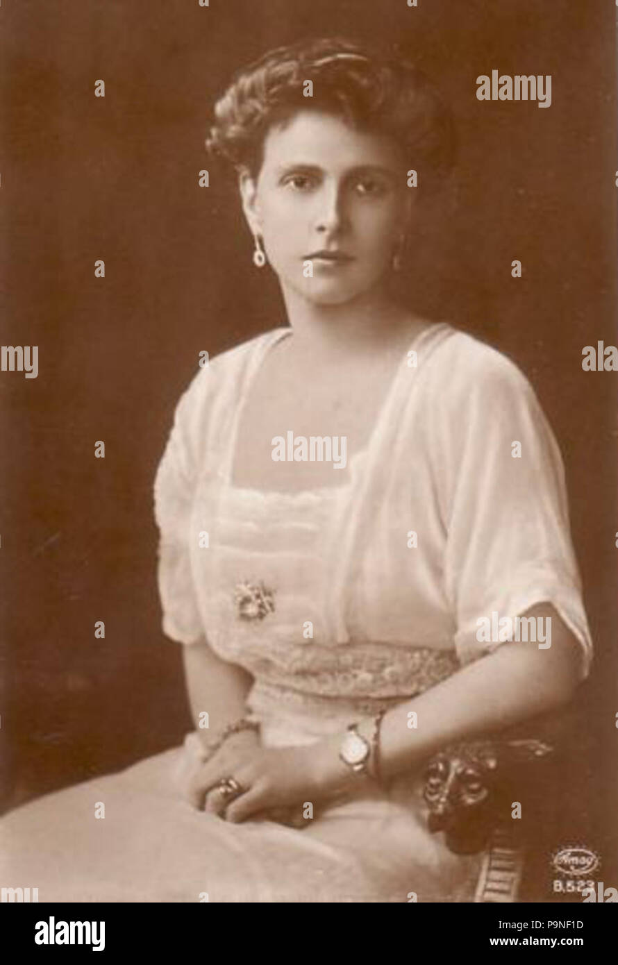 Alice photographs hi-res stock photography and images - Alamy