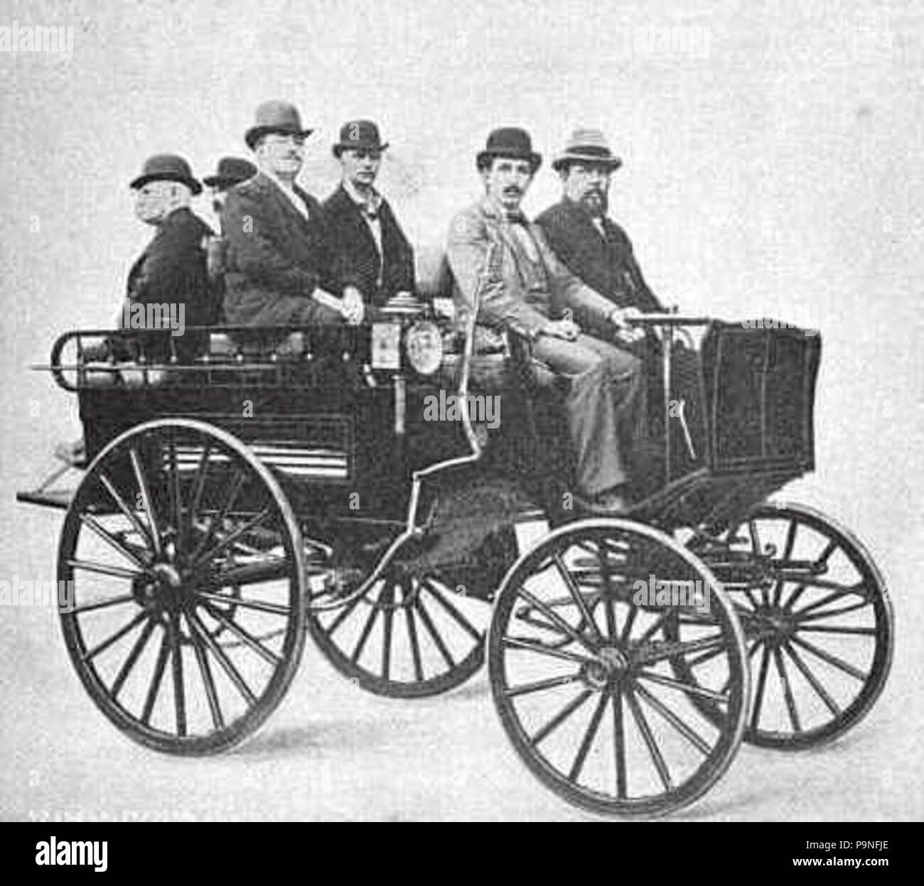 23 1895 De La Vergne 6-pass Motor Trap Stock Photo - Alamy