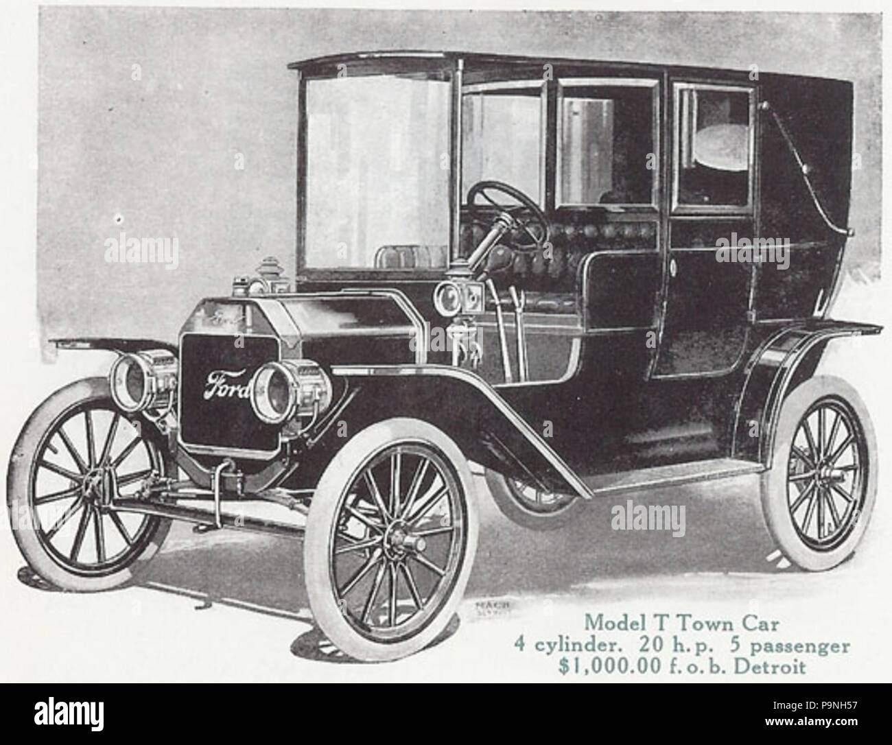 29 1909 Ford Catalog - Model T Town Car - Left Front Stock Photo - Alamy