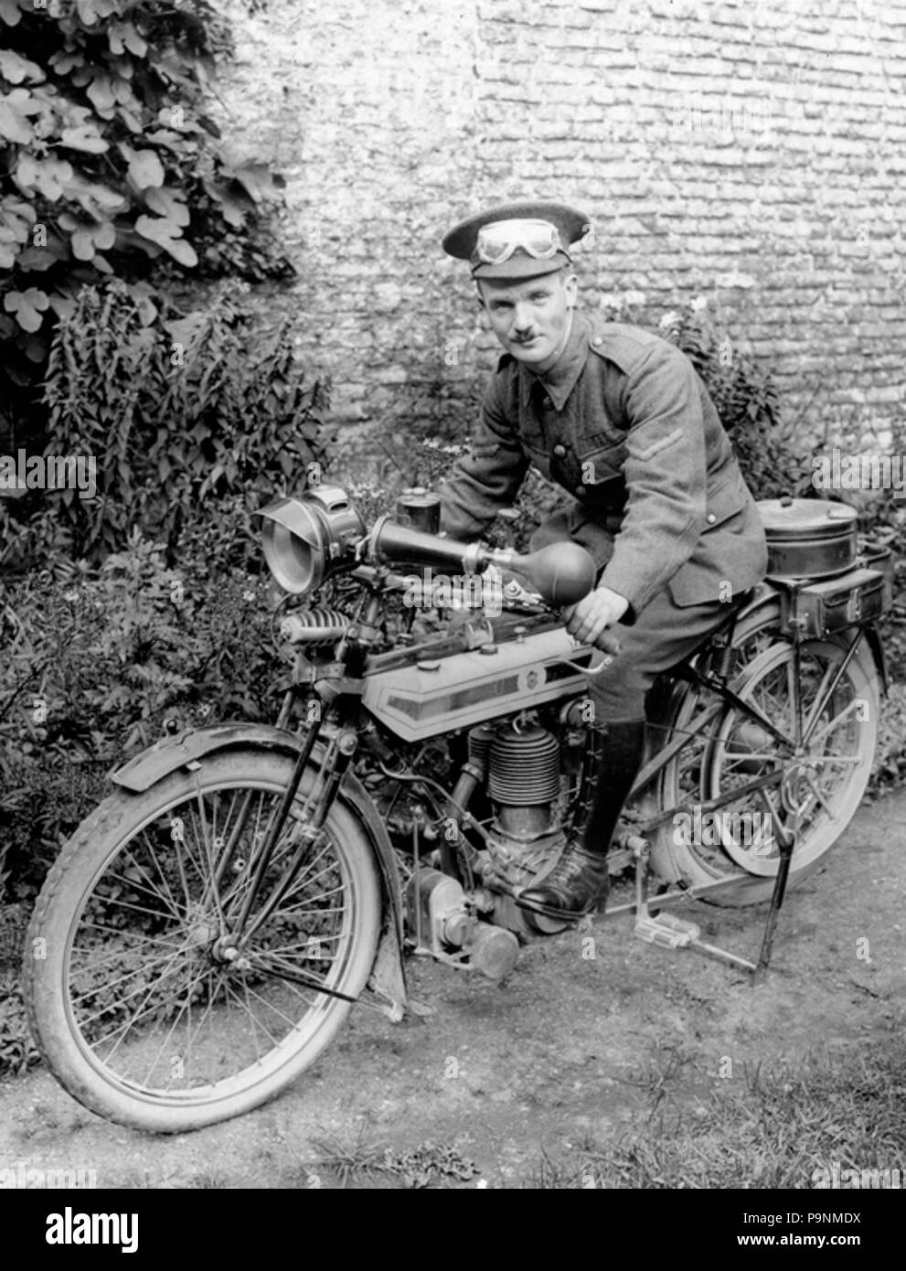 Dispatch rider hi-res stock photography and images - Alamy