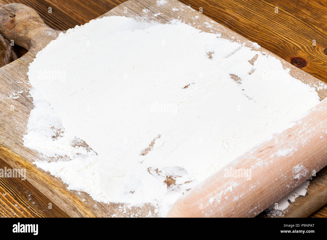 Poured flour hi-res stock photography and images - Alamy