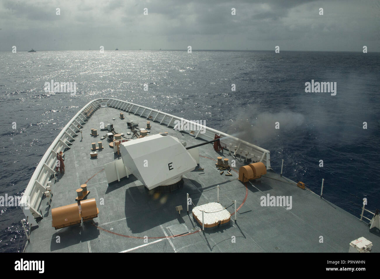 Naval gun system hi-res stock photography and images - Alamy