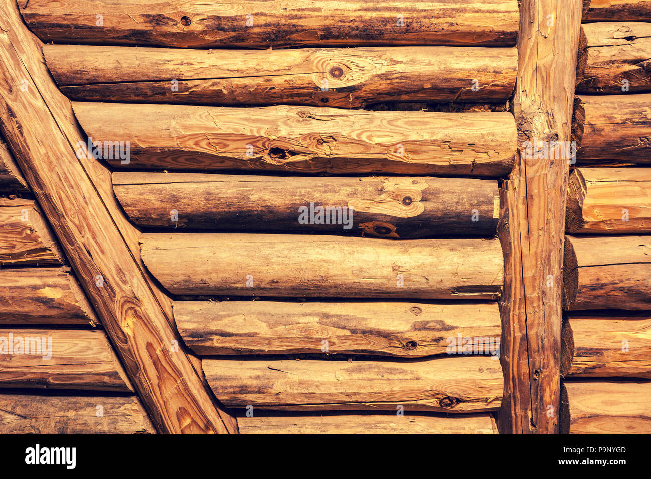 Wood log wall hi-res stock photography and images - Alamy