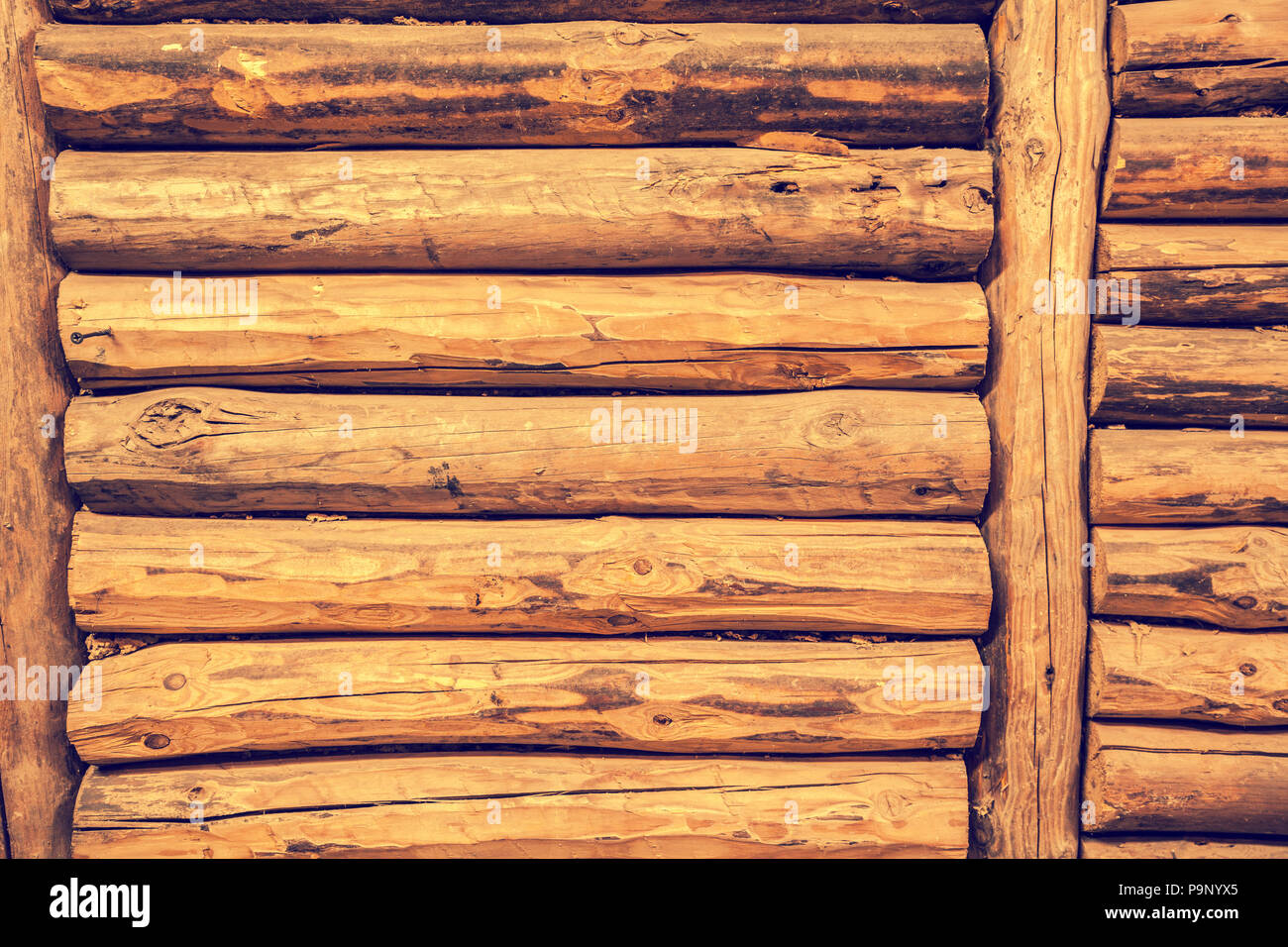 Wood log wall hi-res stock photography and images - Alamy