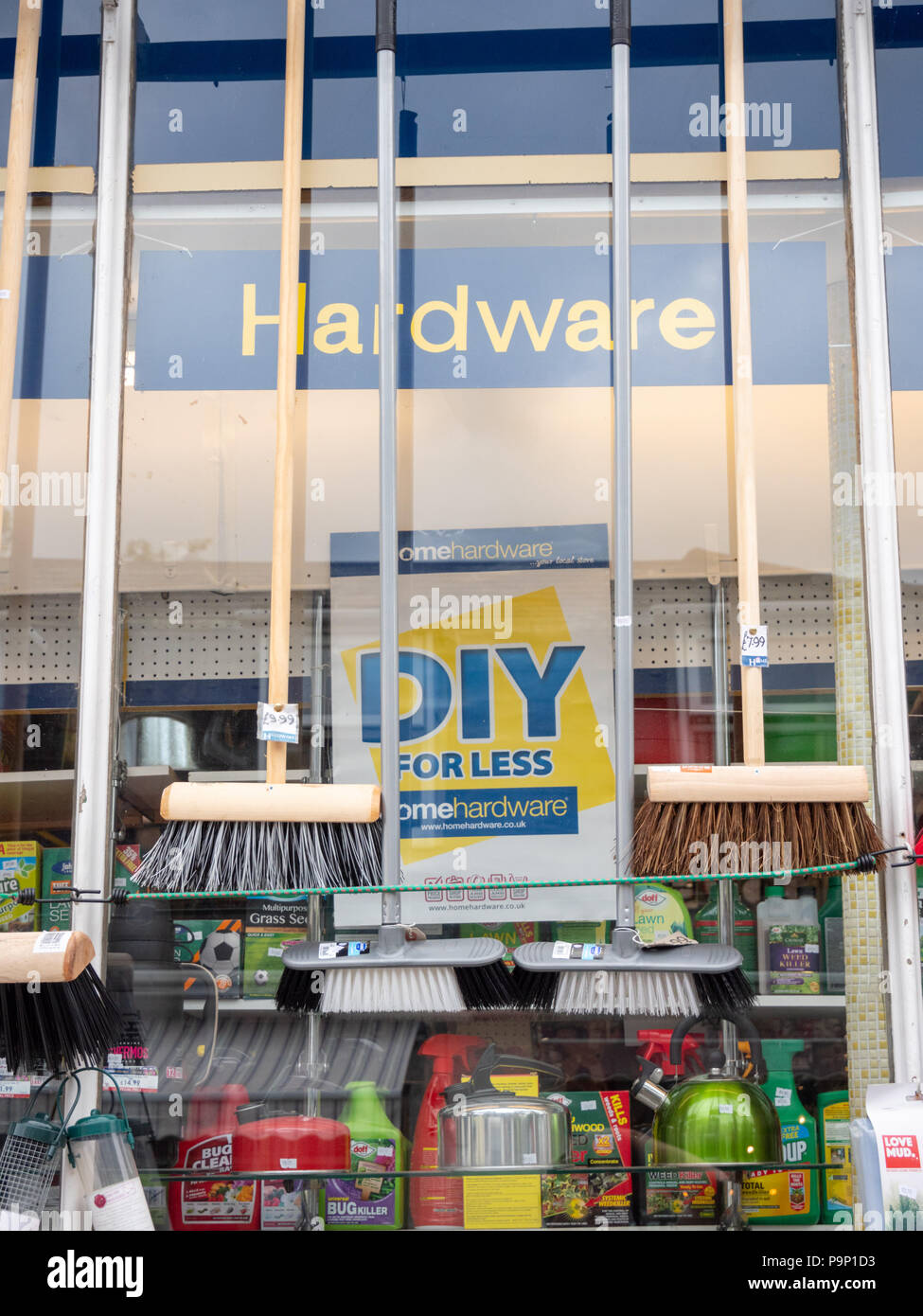 Hardware store window display hi-res stock photography and images - Alamy