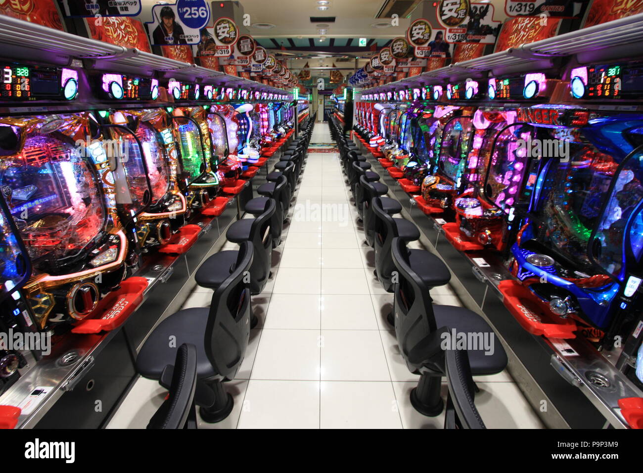 Pachinko parlour in tokyo hi-res stock photography and images - Alamy