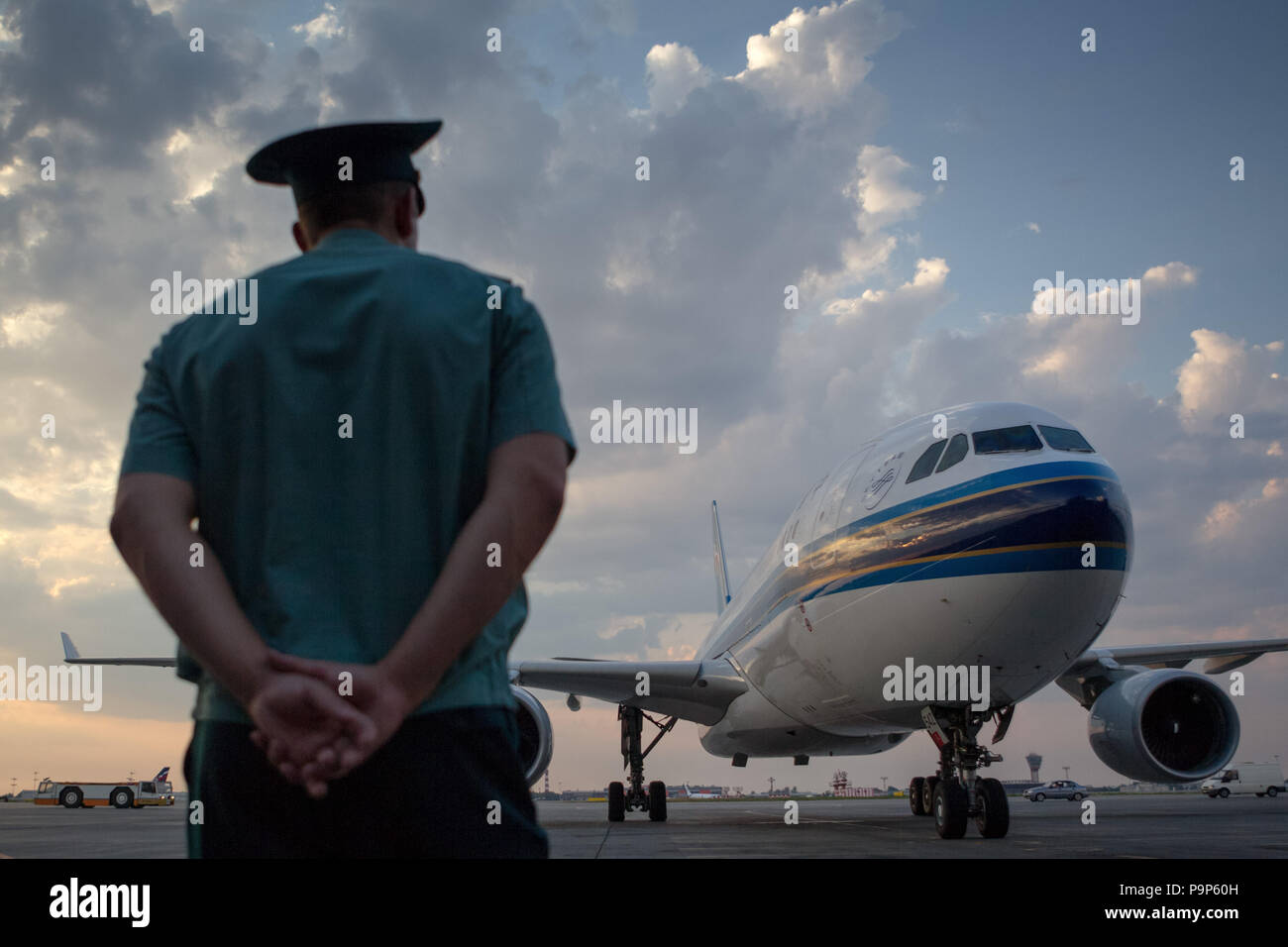 China customs officer hi-res stock photography and images - Alamy