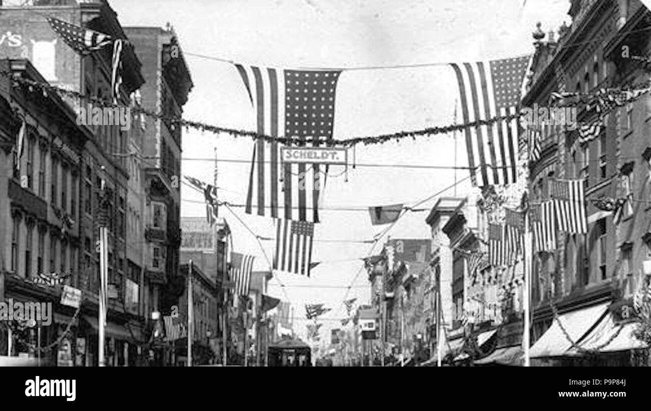 37 1919 - 700 Block Hamilton Looking West - World War I Victory Parade ...