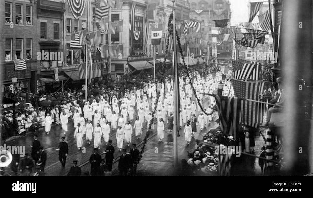 Nurses marching hi-res stock photography and images - Alamy
