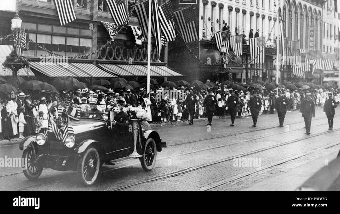 World war i victory parade Black and White Stock Photos & Images - Alamy
