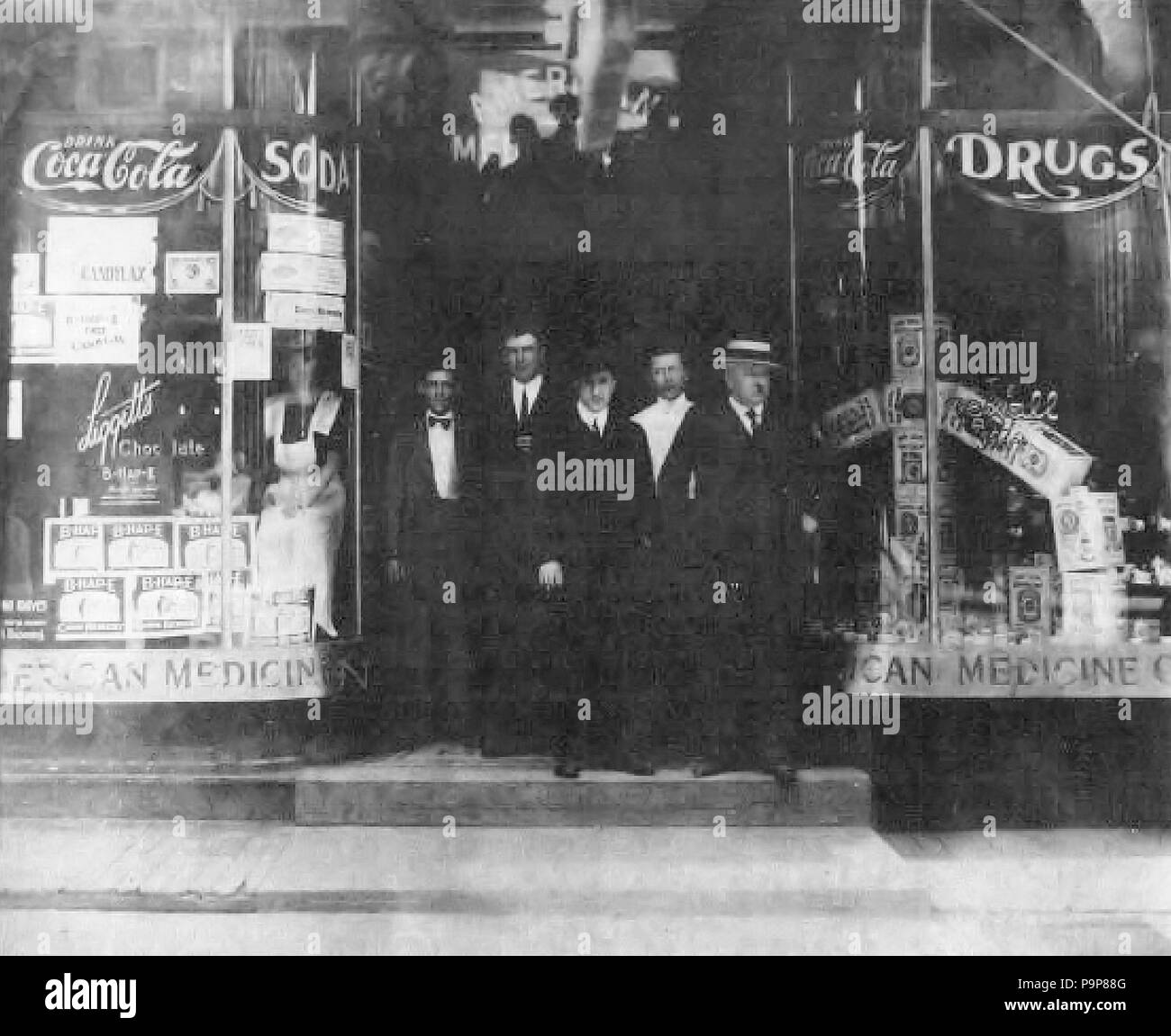 1920s medicine hi-res stock photography and images - Alamy