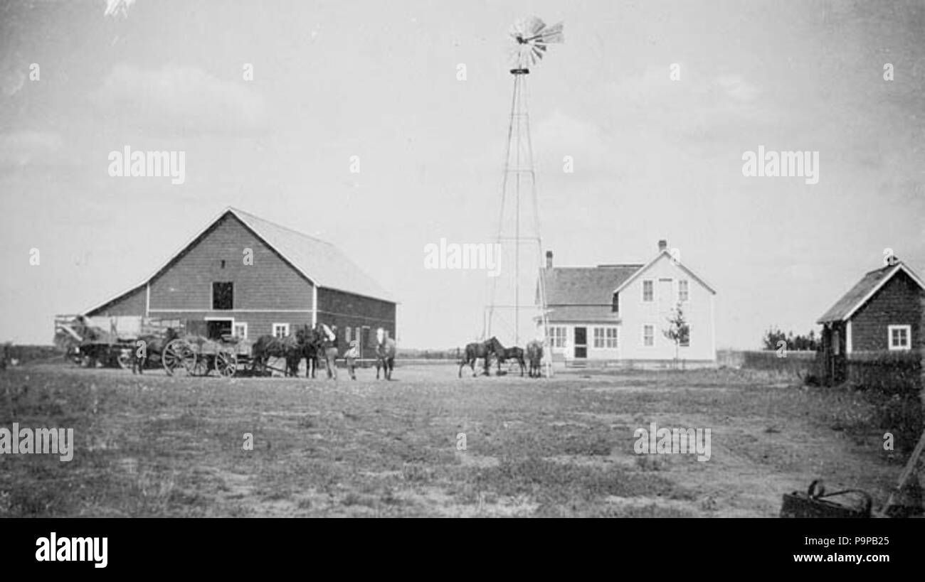Saskatchewan farm 1910 hi-res stock photography and images - Alamy