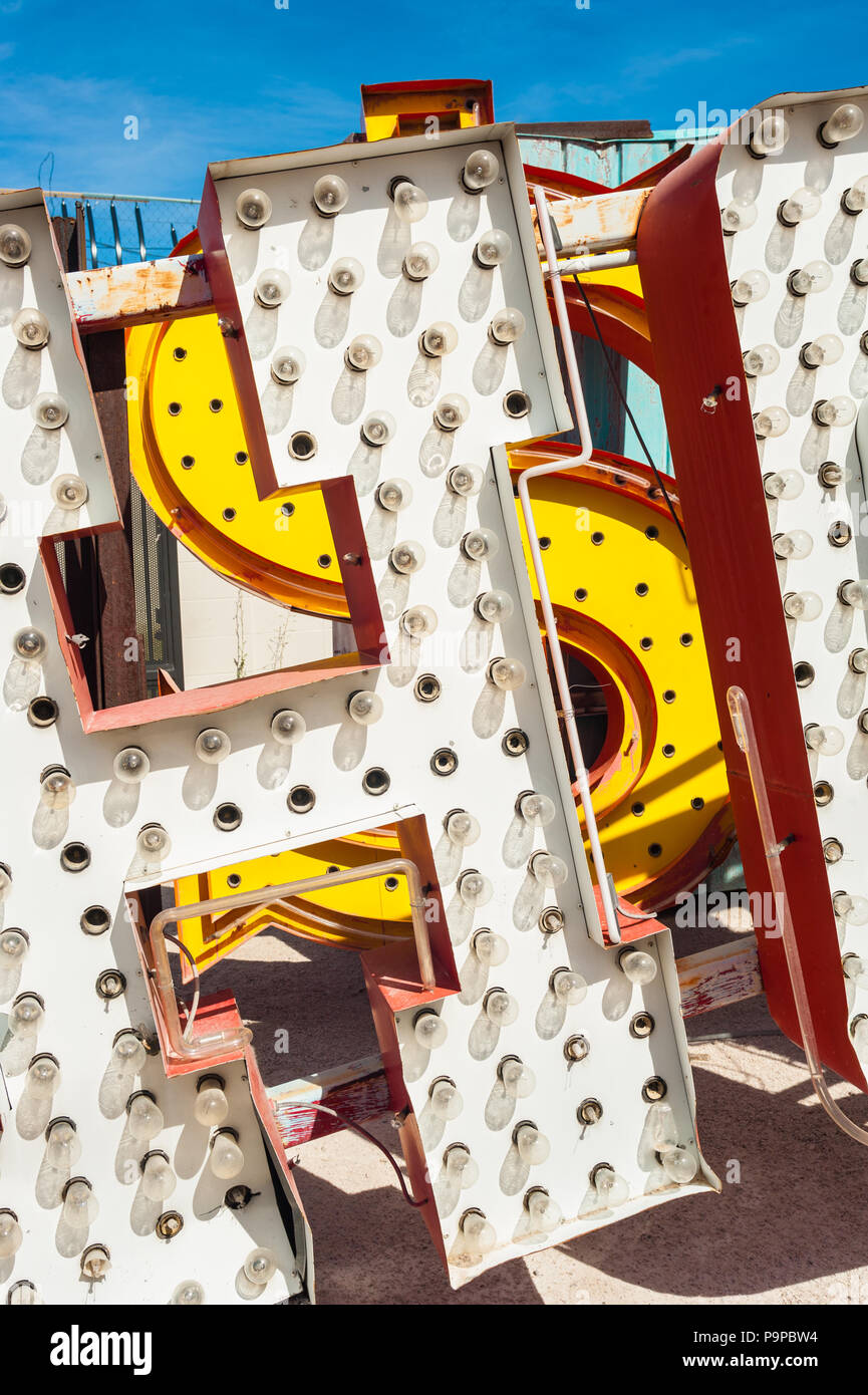 Light Bulb Vintage Sign Stock Photos & Light Bulb Vintage Sign Stock ...