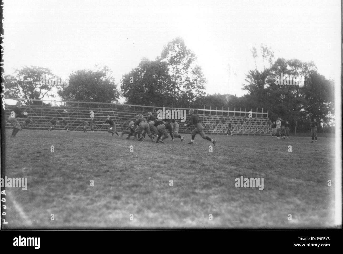 1920s football action hi-res stock photography and images - Alamy