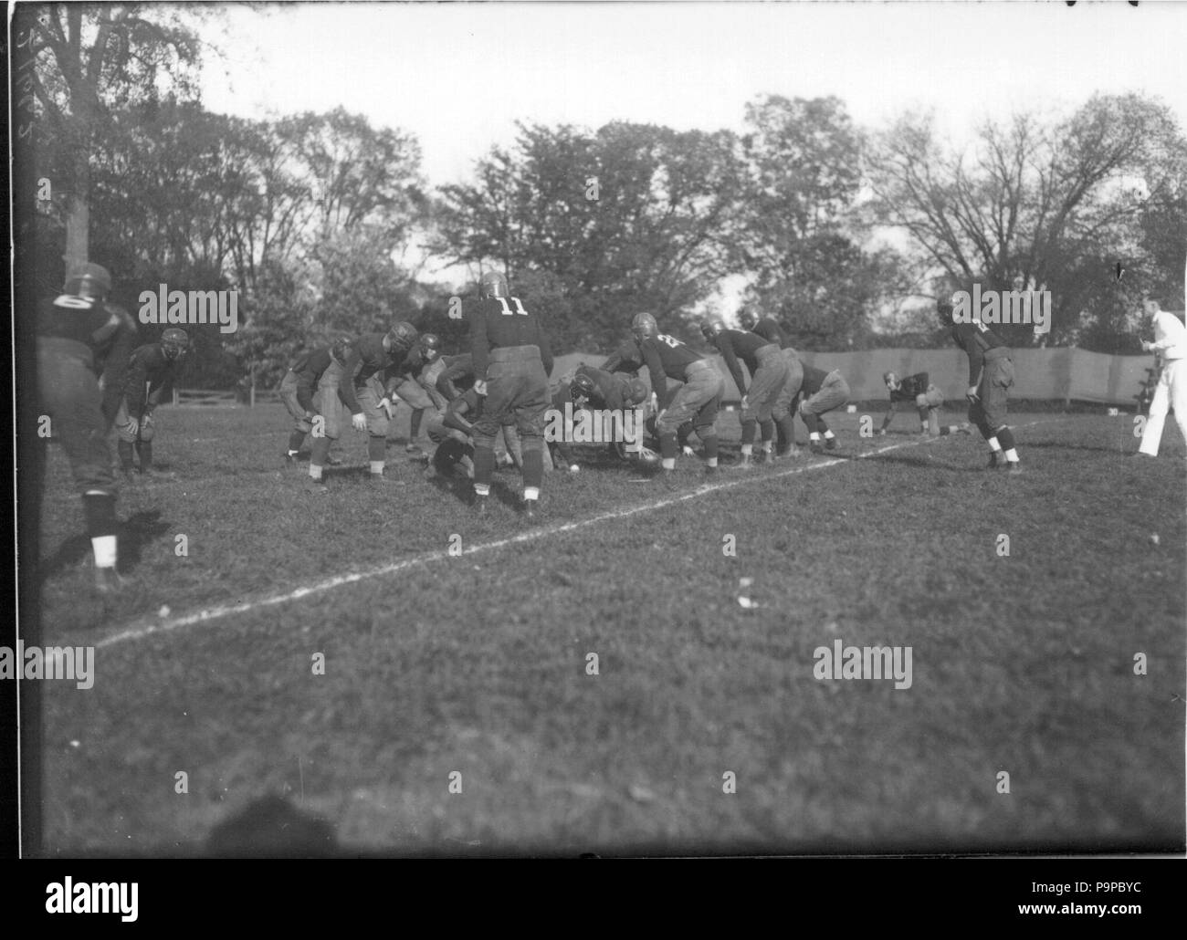 1920s football action hi-res stock photography and images - Alamy