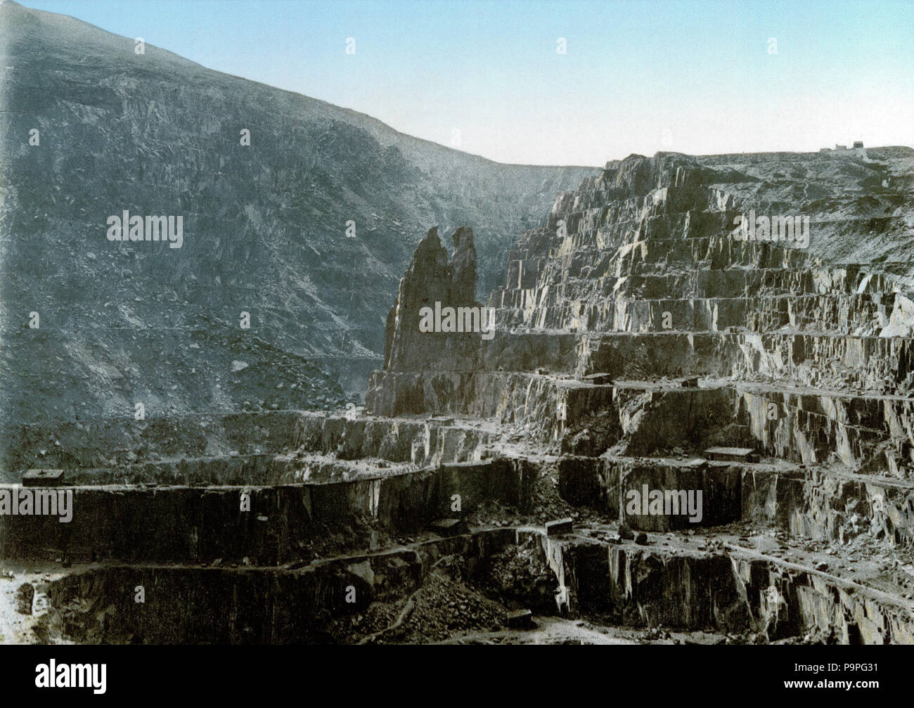 Penrhyn quarry slate hi-res stock photography and images - Alamy