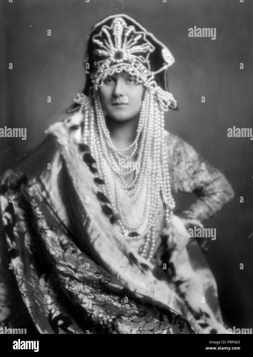 199 Betty Fischer (1887–1969) 1919-12 © Madame d'Ora (1881–1963 Stock ...