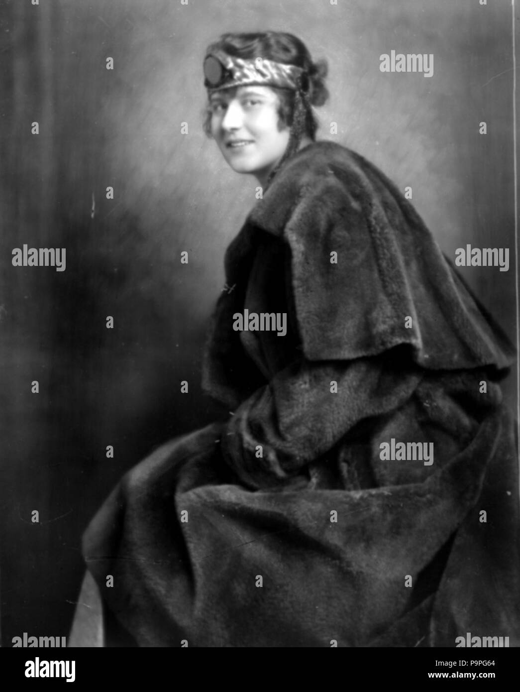 199 Betty Fischer (1887–1969) 1919-12-16 © Madame d'Ora (1881–1963 ...