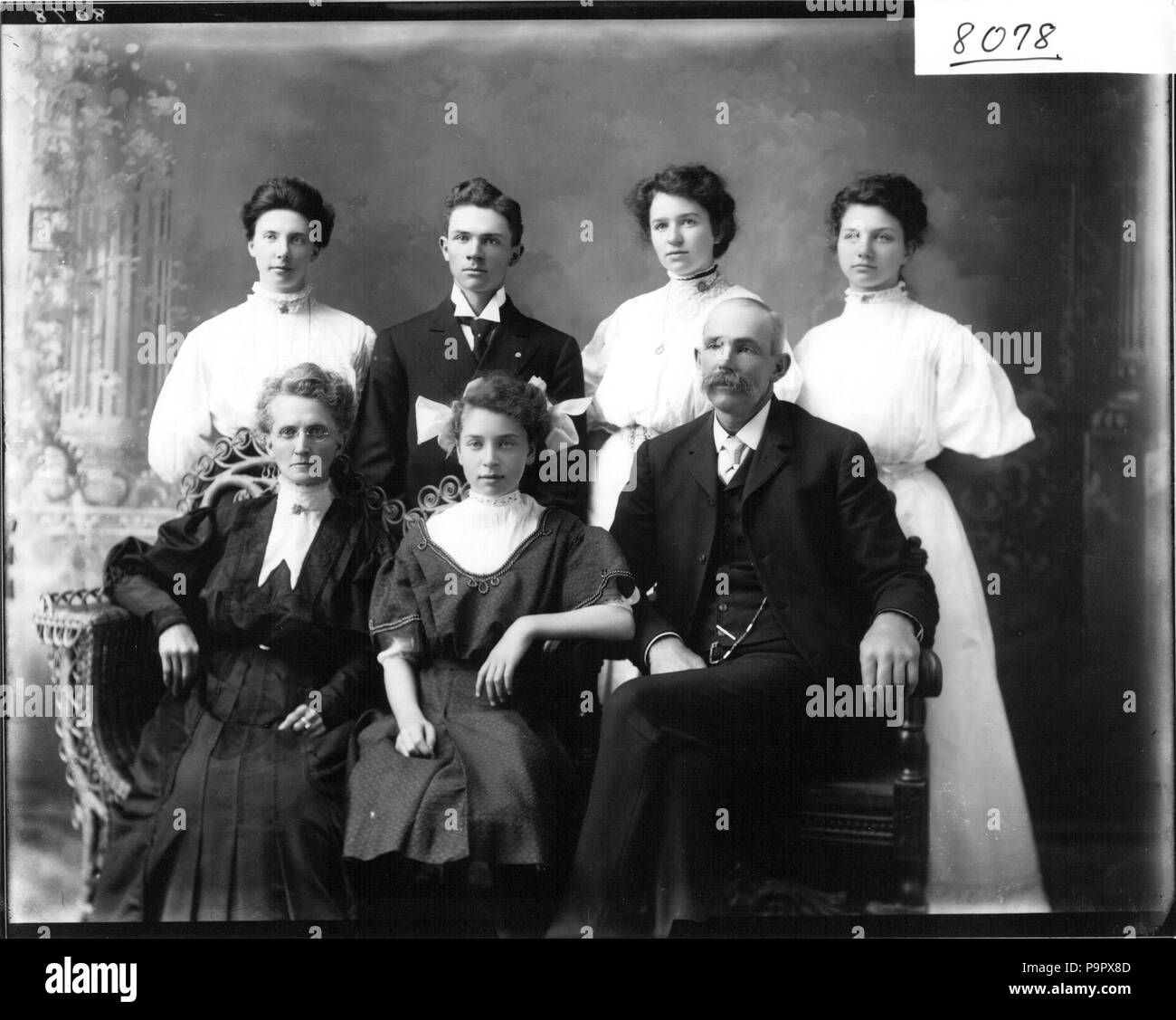 Family portrait 1907 Black and White Stock Photos & Images - Alamy