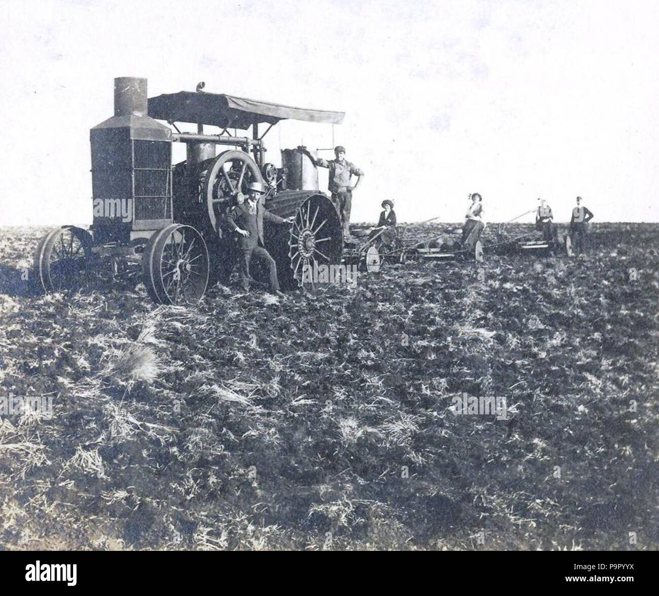 Arado arando hi-res stock photography and images - Alamy