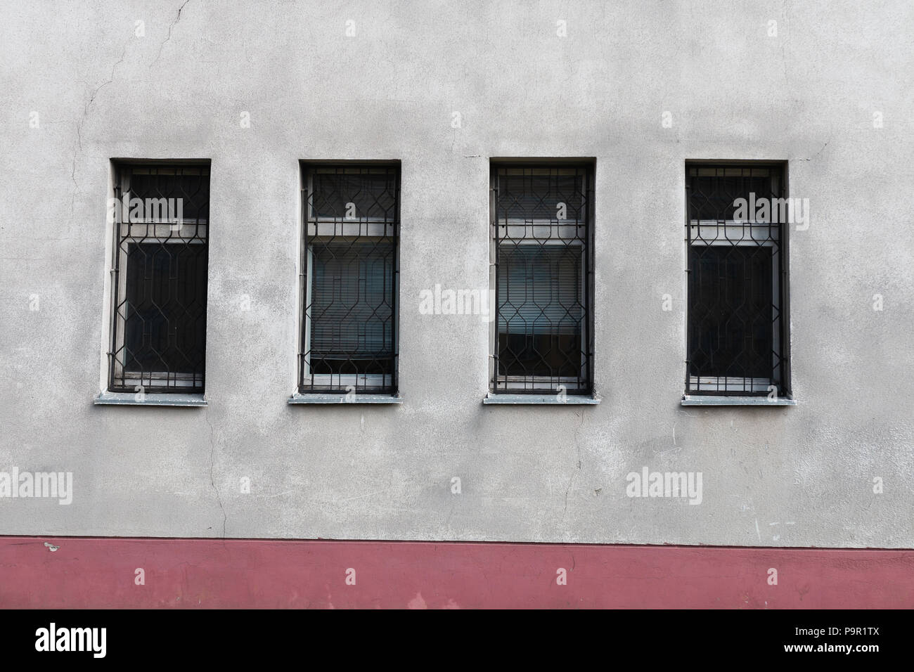 Under empty frames hi-res stock photography and images - Alamy