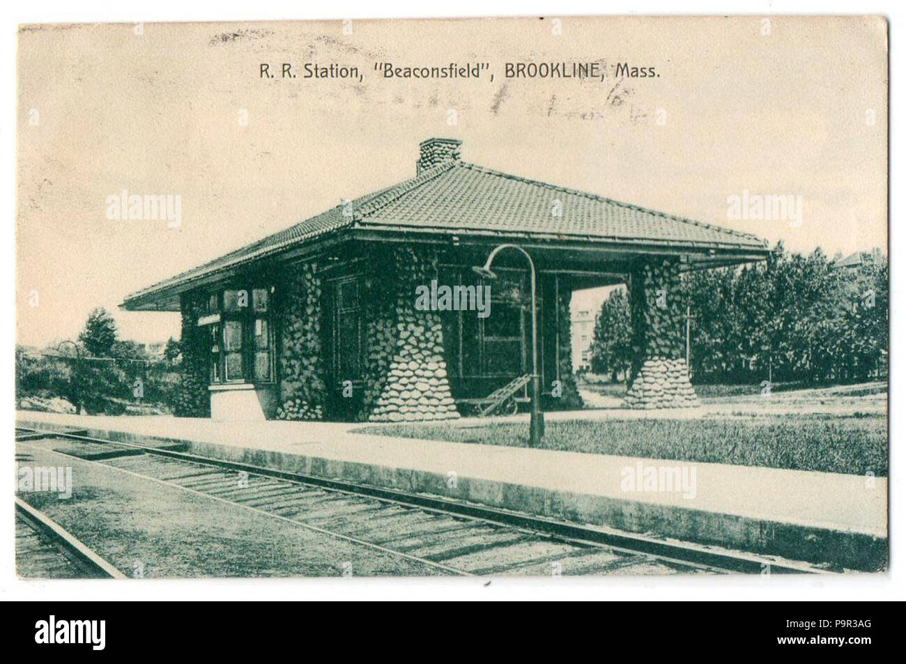 Beaconsfield station hi-res stock photography and images - Alamy