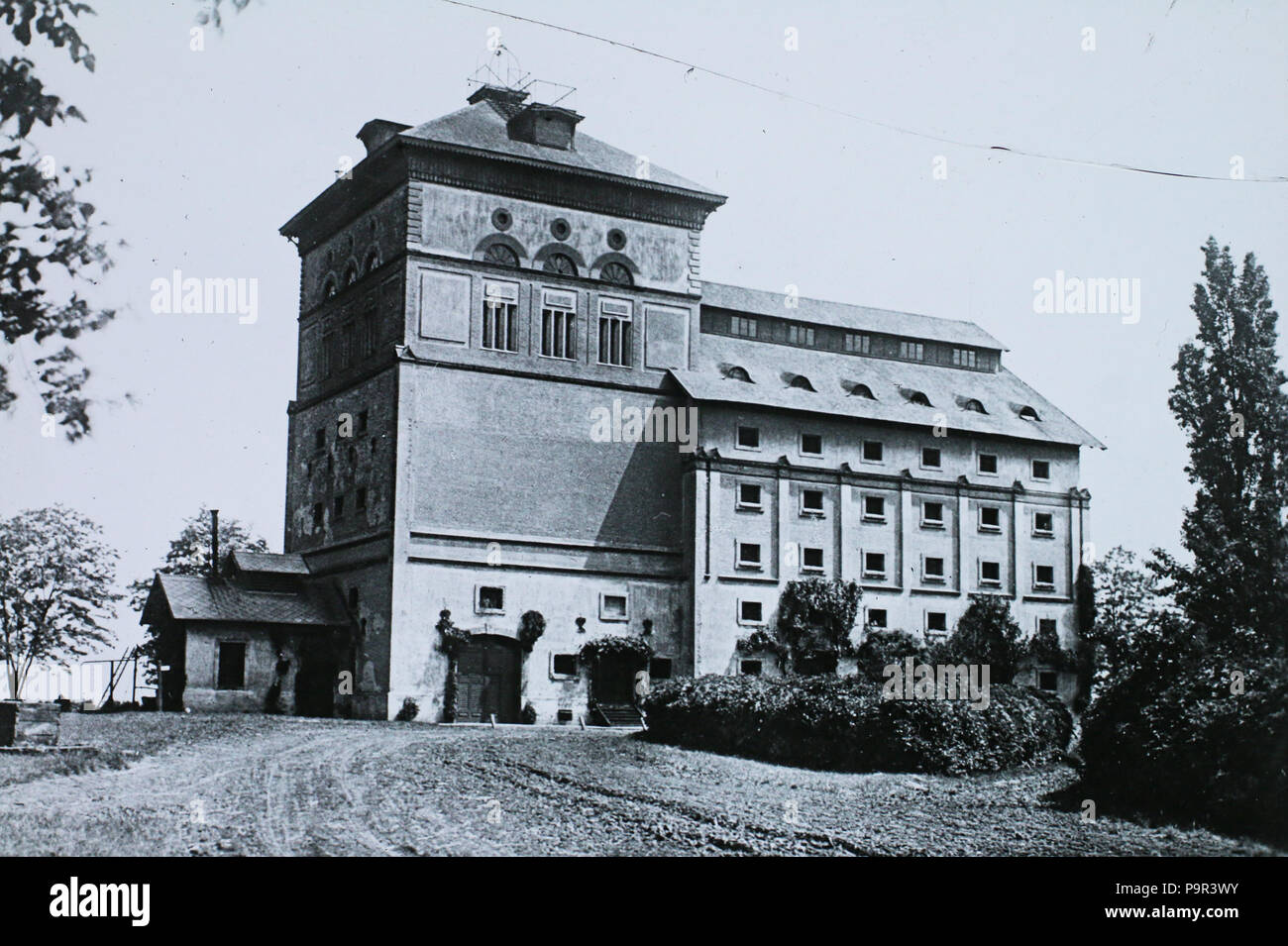 194 Belsőperegpuszta, Gluzek Gyula elevátor-magtár. Fortepan 95155 ...