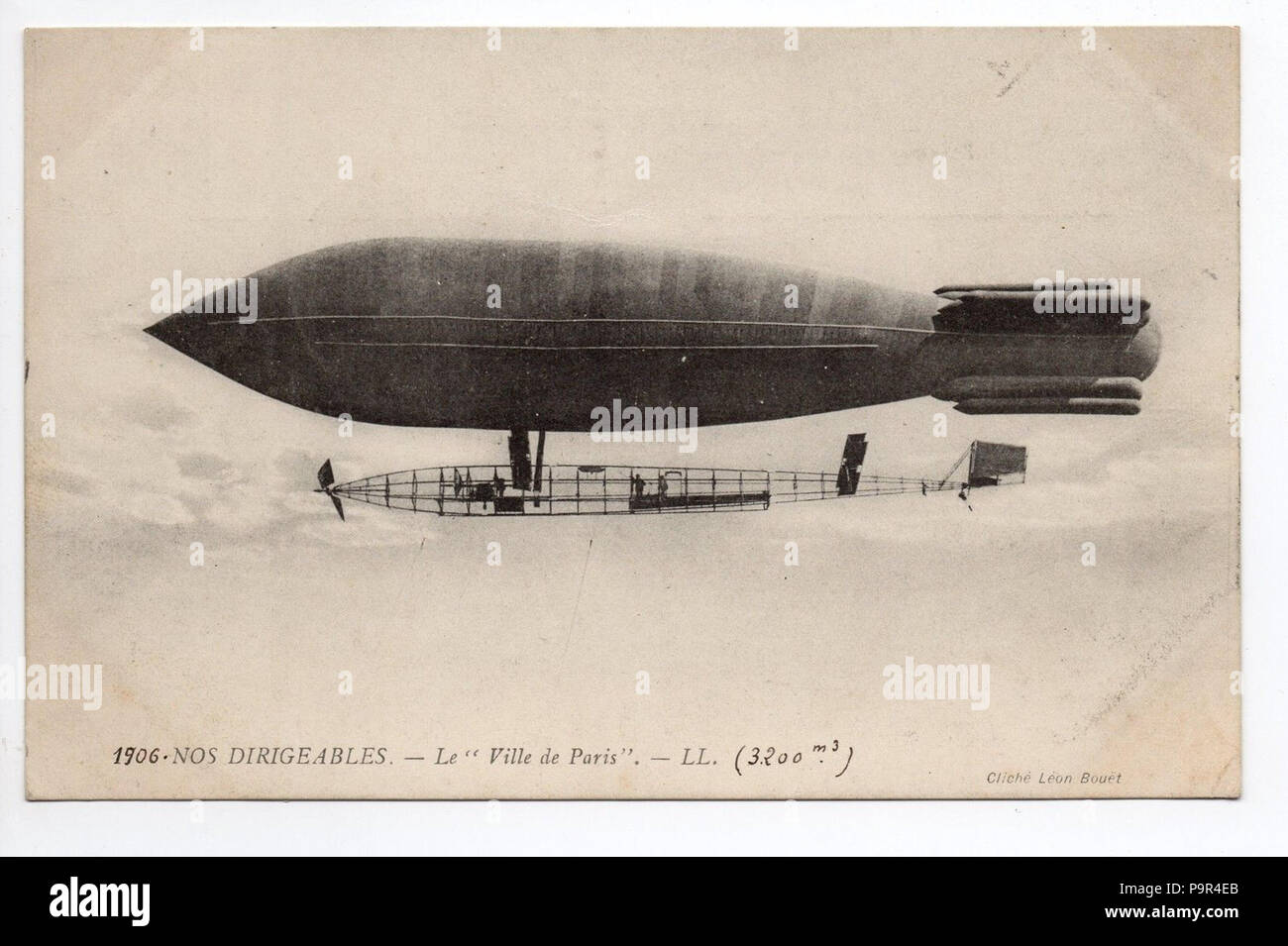 Dirigeable hi-res stock photography and images - Alamy