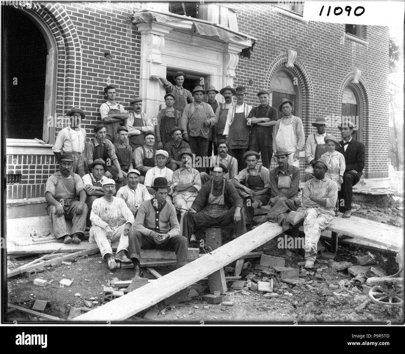 Vintage construction workers hi-res stock photography and images - Alamy