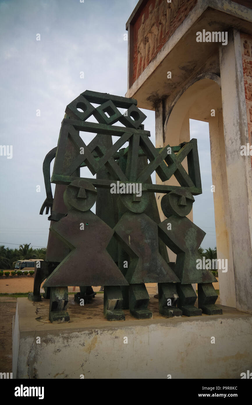 Architecture arch Door of No Return at Ouidah, Benin Stock Photo - Alamy