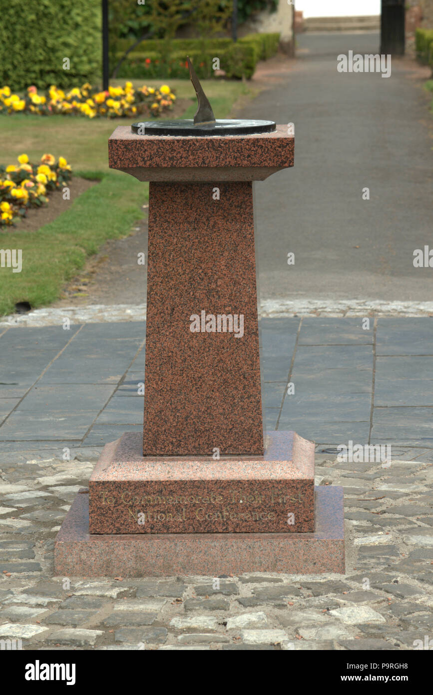 Sundial stone plinth hi-res stock photography and images - Alamy
