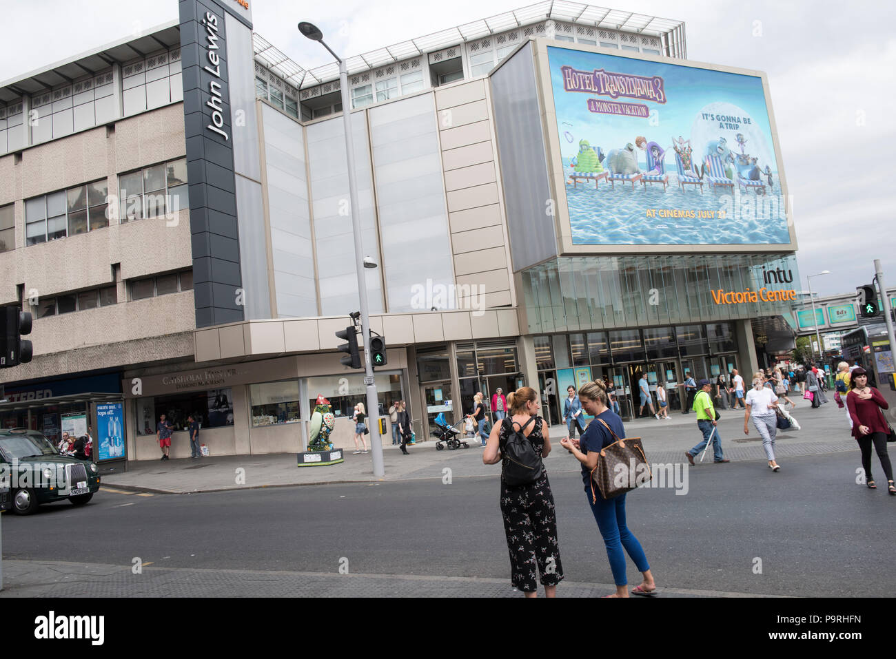 Nottingham victoria shopping centre hi-res stock photography and images ...