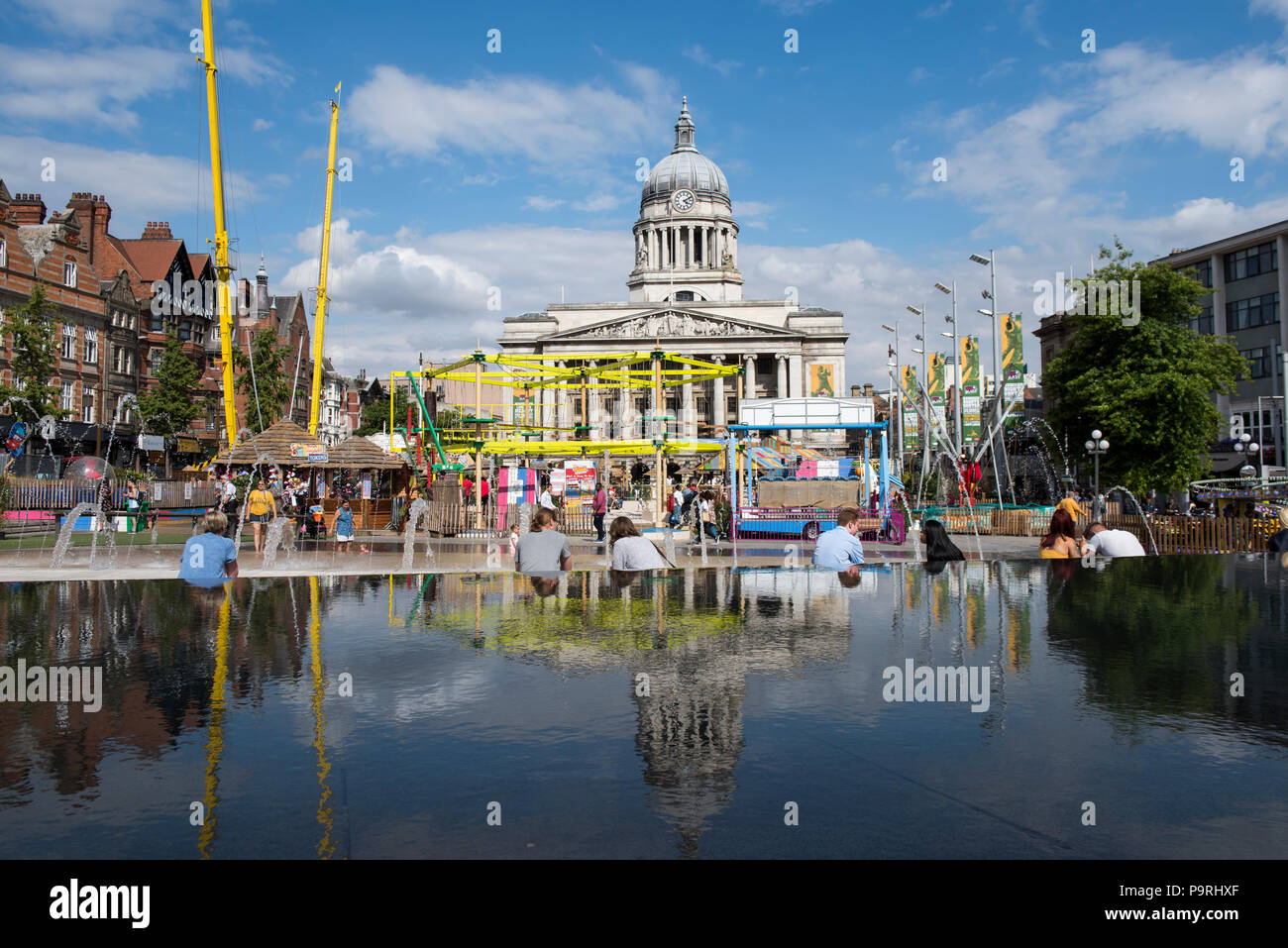 Fountain reflections hi-res stock photography and images - Alamy