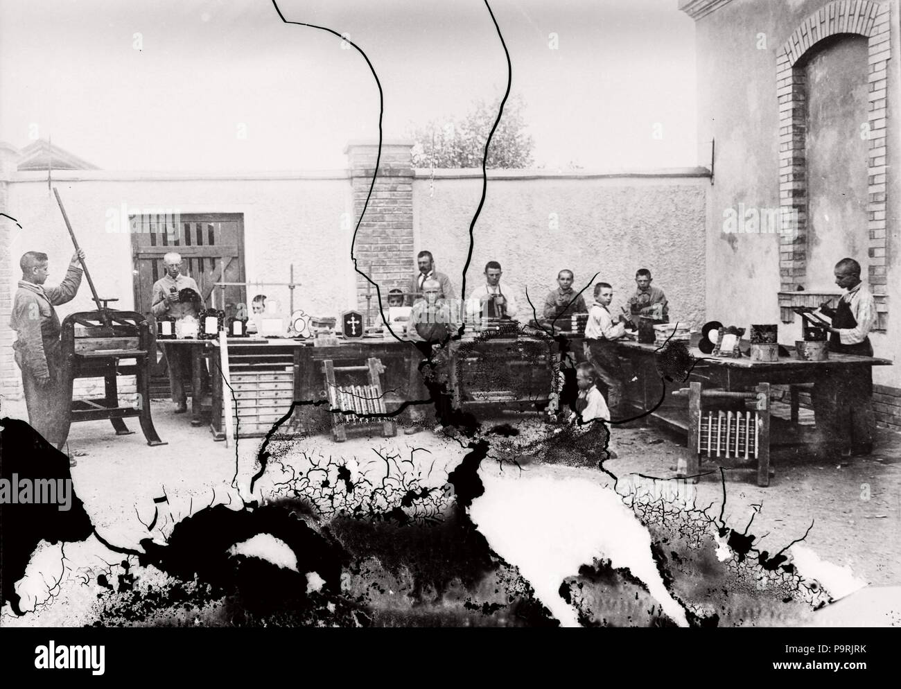 Footman hi-res stock photography and images - Alamy