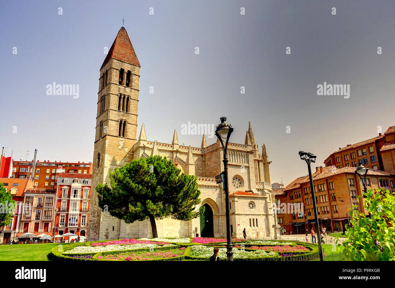Cathedral and plaza of valladolid hi-res stock photography and images ...