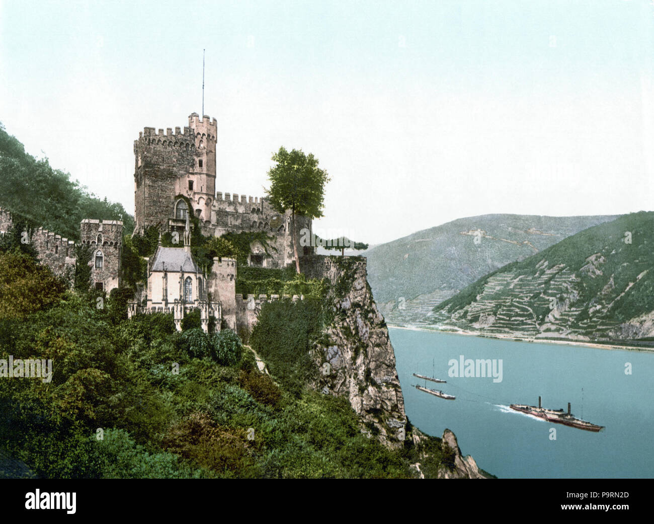. English: Rheinstein Castle - view from south Deutsch: Schloss ...