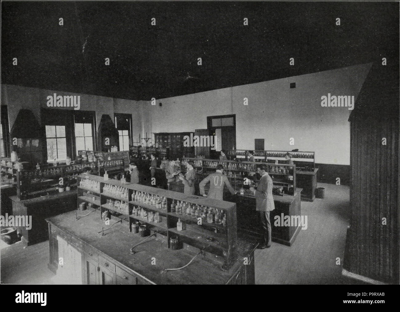 Laboratory 20th century hi-res stock photography and images - Alamy