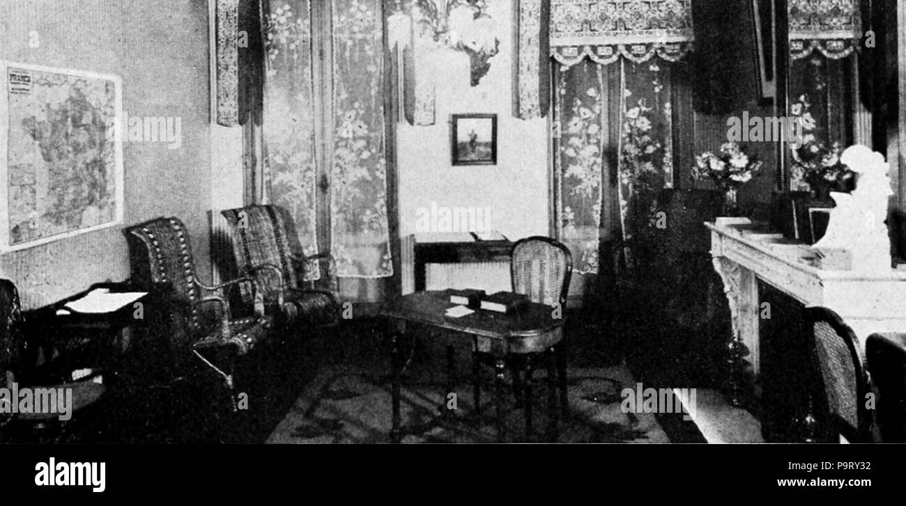 War time headquarters Black and White Stock Photos & Images - Alamy