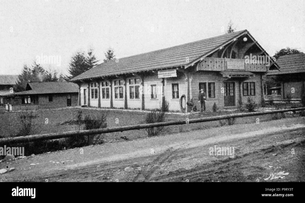 . English: Christian Science War Relief Building and Workers' Cottage ...