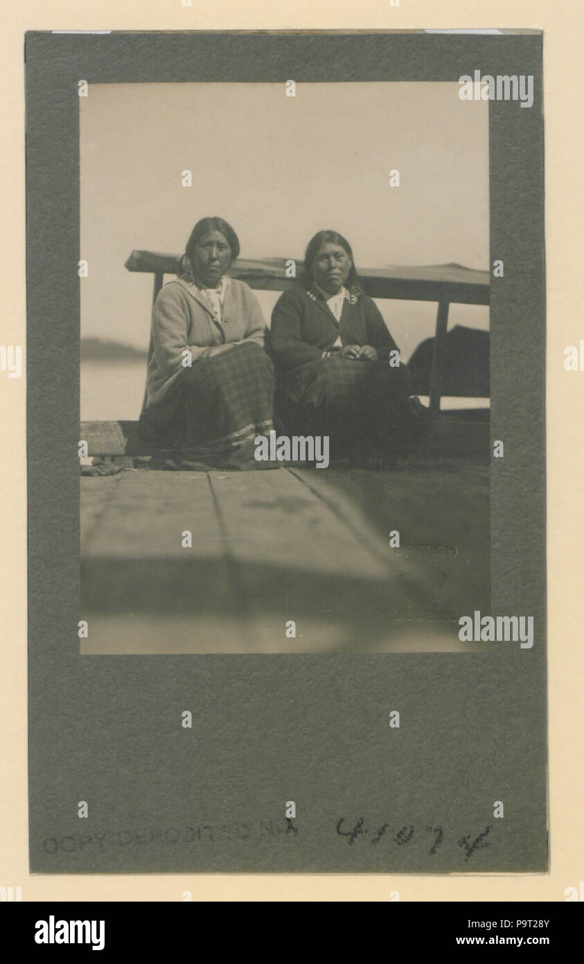 Northwest coastal indians hi-res stock photography and images - Alamy