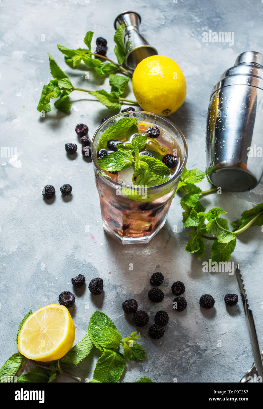 Lemonade in highball glass hi-res stock photography and images - Alamy